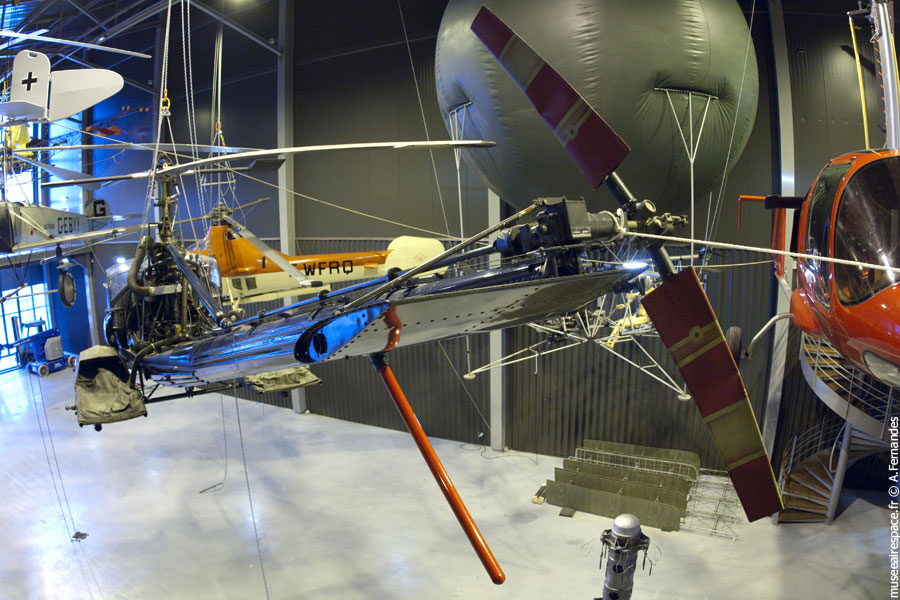 Hiller UH 12B Raven Hiller 360 - Musée de l'Air et de l'Espace