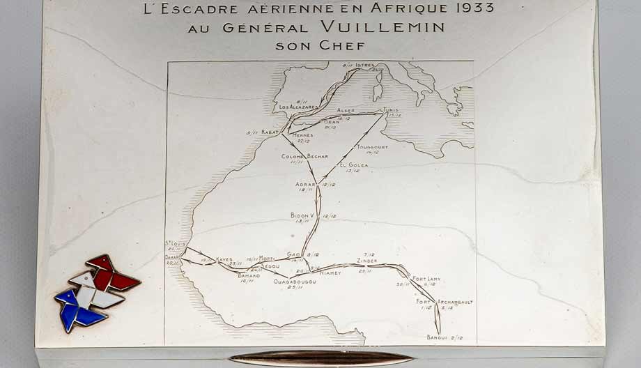Boite à cigares offerte au général Joseph Vuillemin commémorant la ...